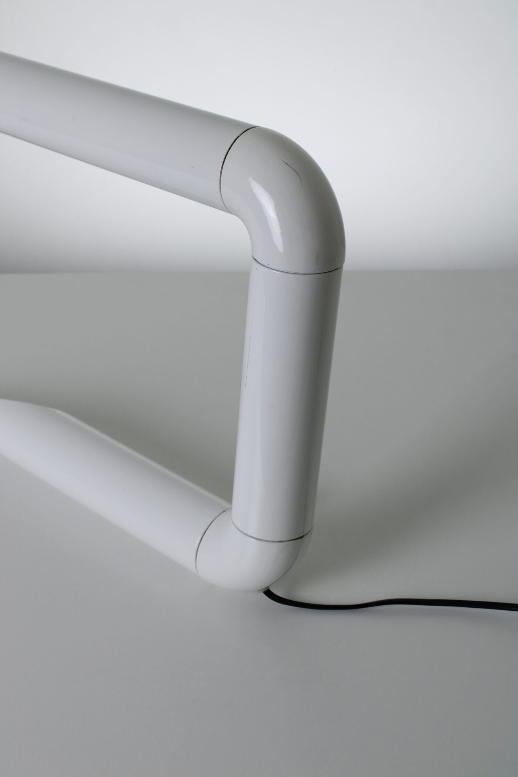 White Tube desk lamp from Italy, 1980s - Storm Vintage